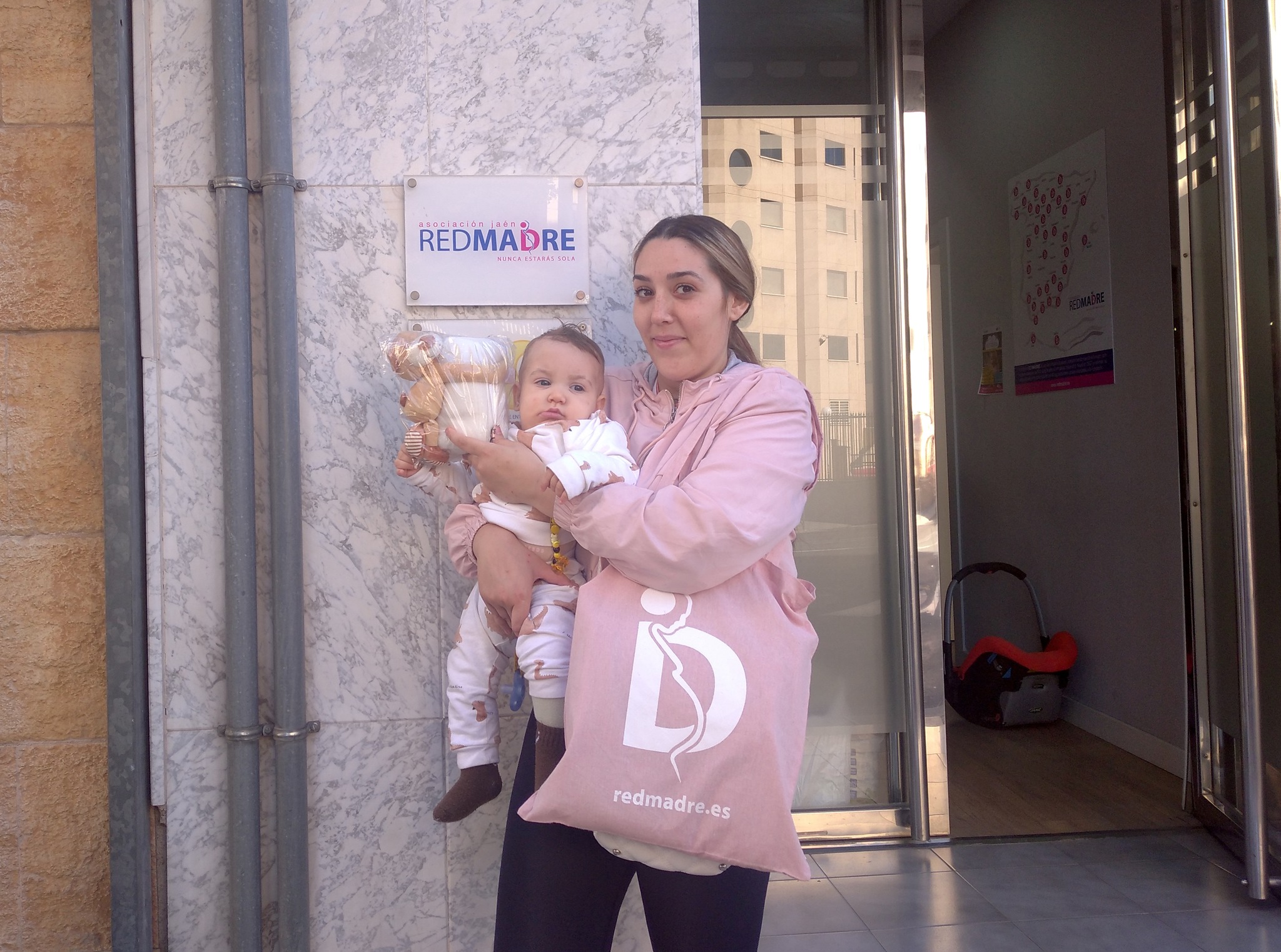 REDMADRE Jaén entrega kits Abriga2 a las madres que acompaña ...